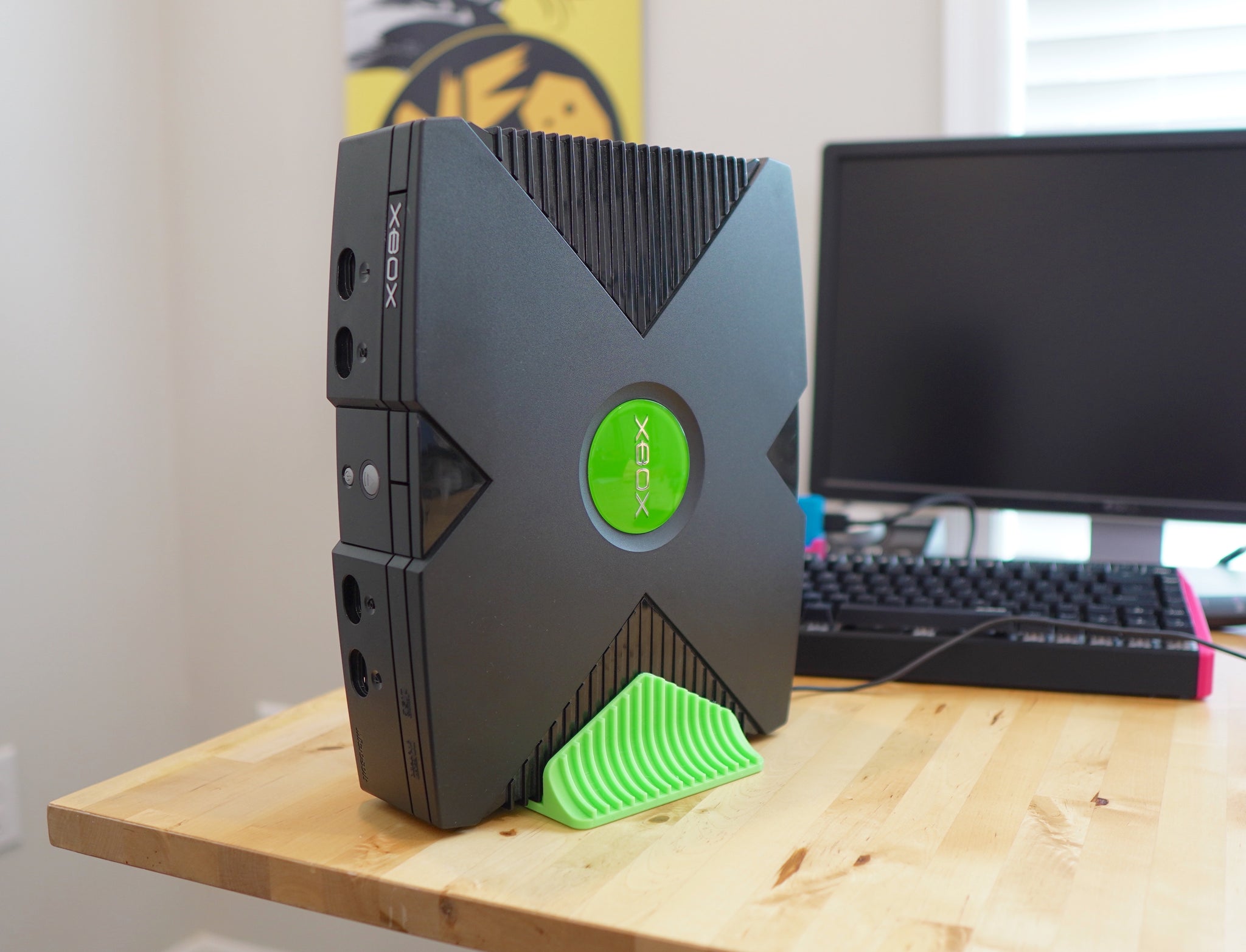 Original Xbox Vertical Stand – Retro Frog