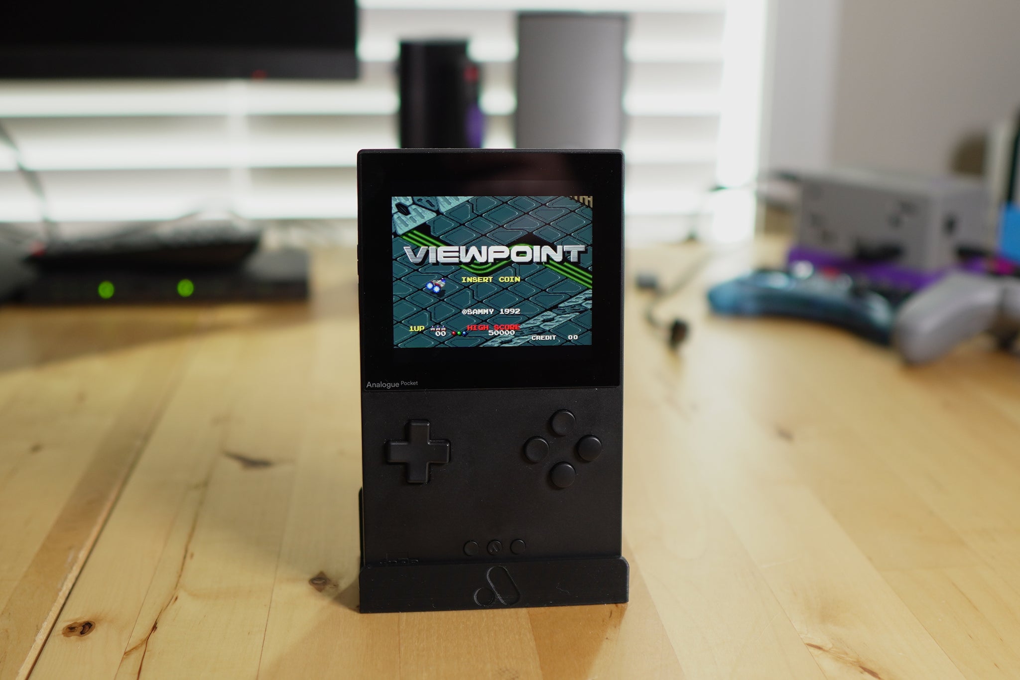 Analogue Pocket Stand – Retro Frog